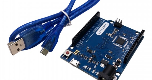 Leonardo with USB cable - ARDLEO
